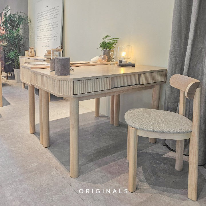 COVENANT Scandinavian Study Table – Urban Mood